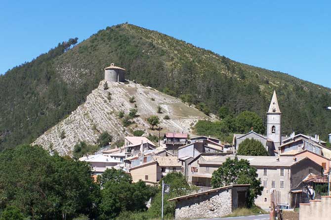 Vergons.-Village.-P.-Verlin | Provence 7